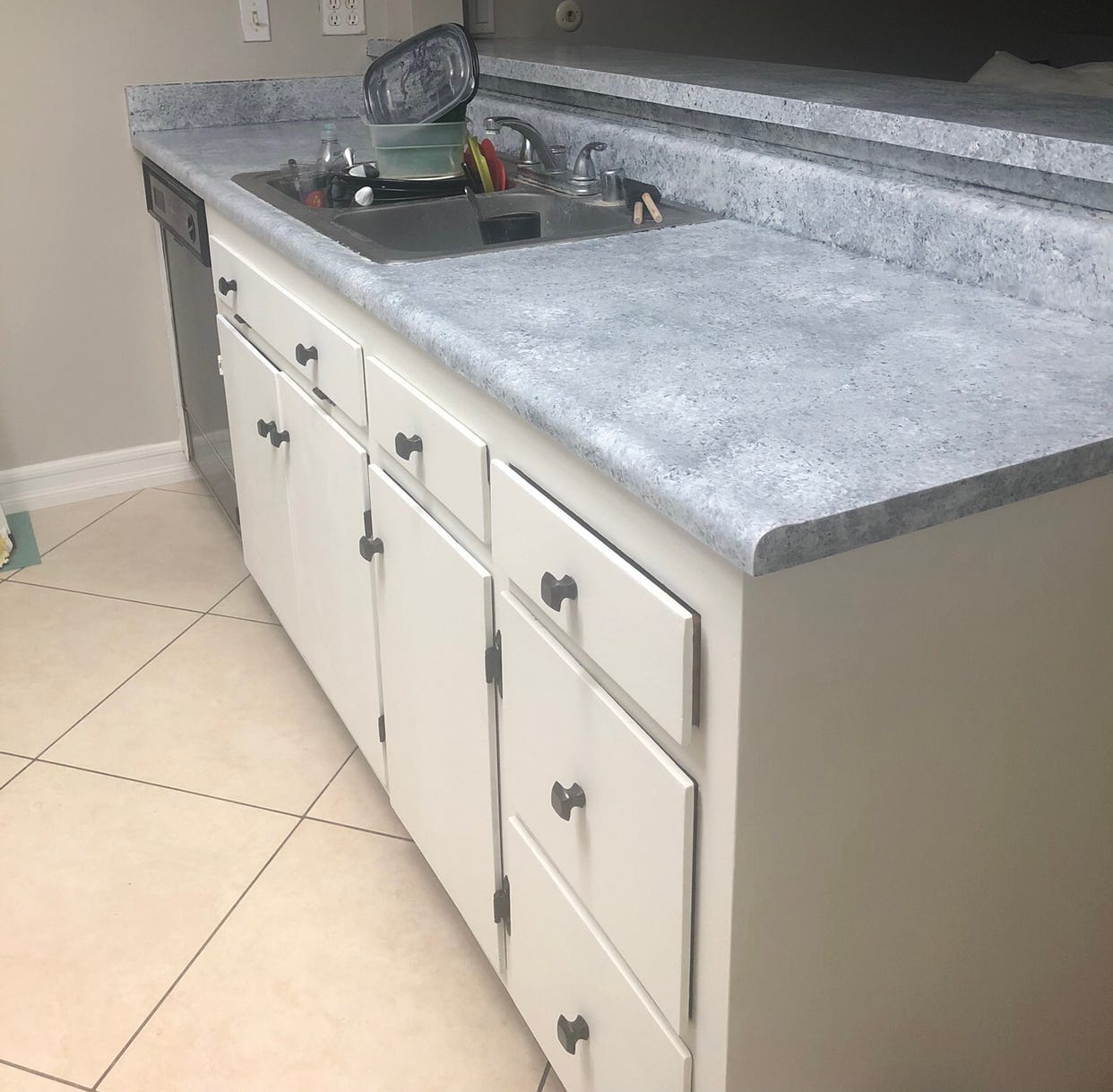 kitcHow I redid my 1960’s kitchen countertop for under $100 | by Allie ...