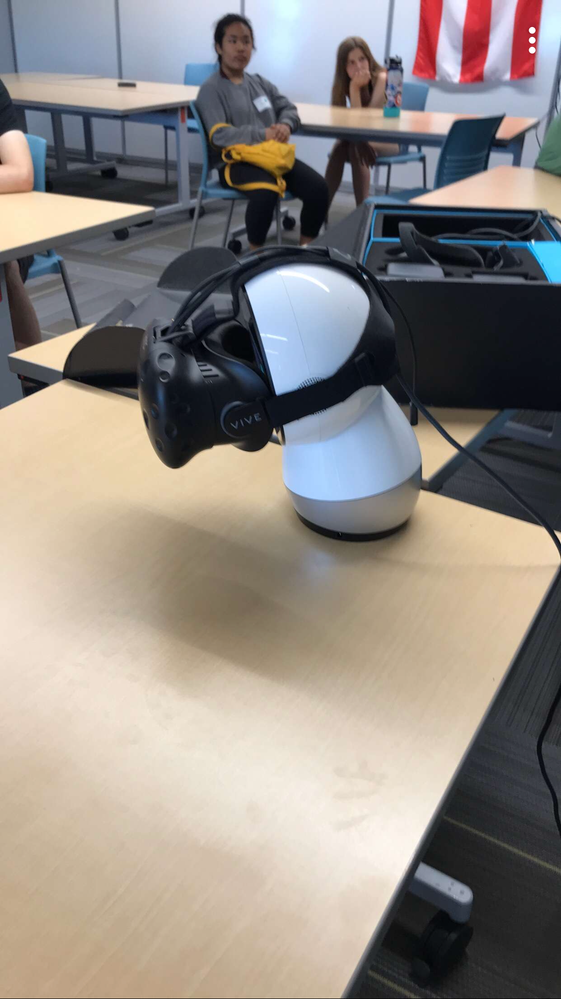 Jibo: The first social robot in an autonomous classroom founded by ...