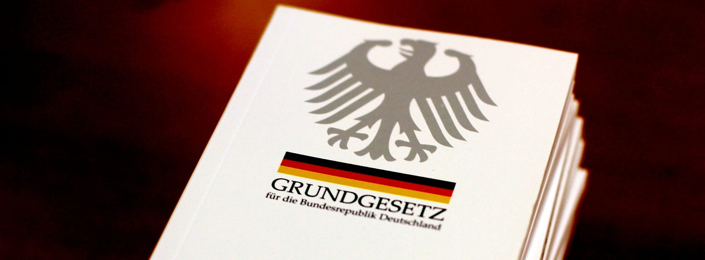 Recht auf Asyl. Artikel 16a des deutschen Grundgesetzes… | by Edoardo Baggi | Medium