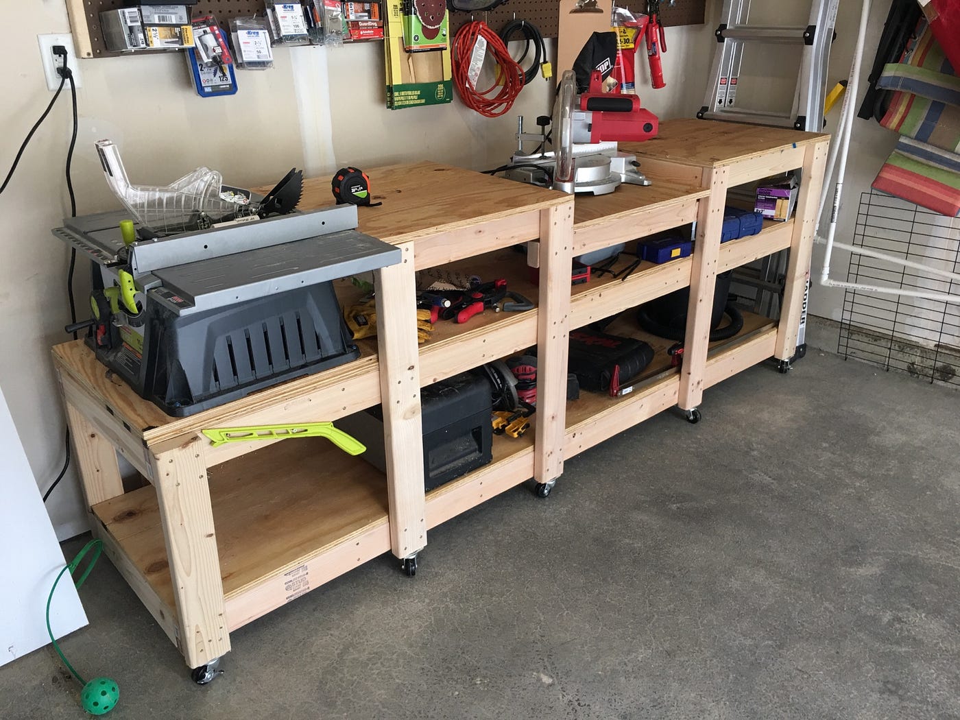 Build journal: Flexible workbench for small spaces | by Ben Wyatt | Medium