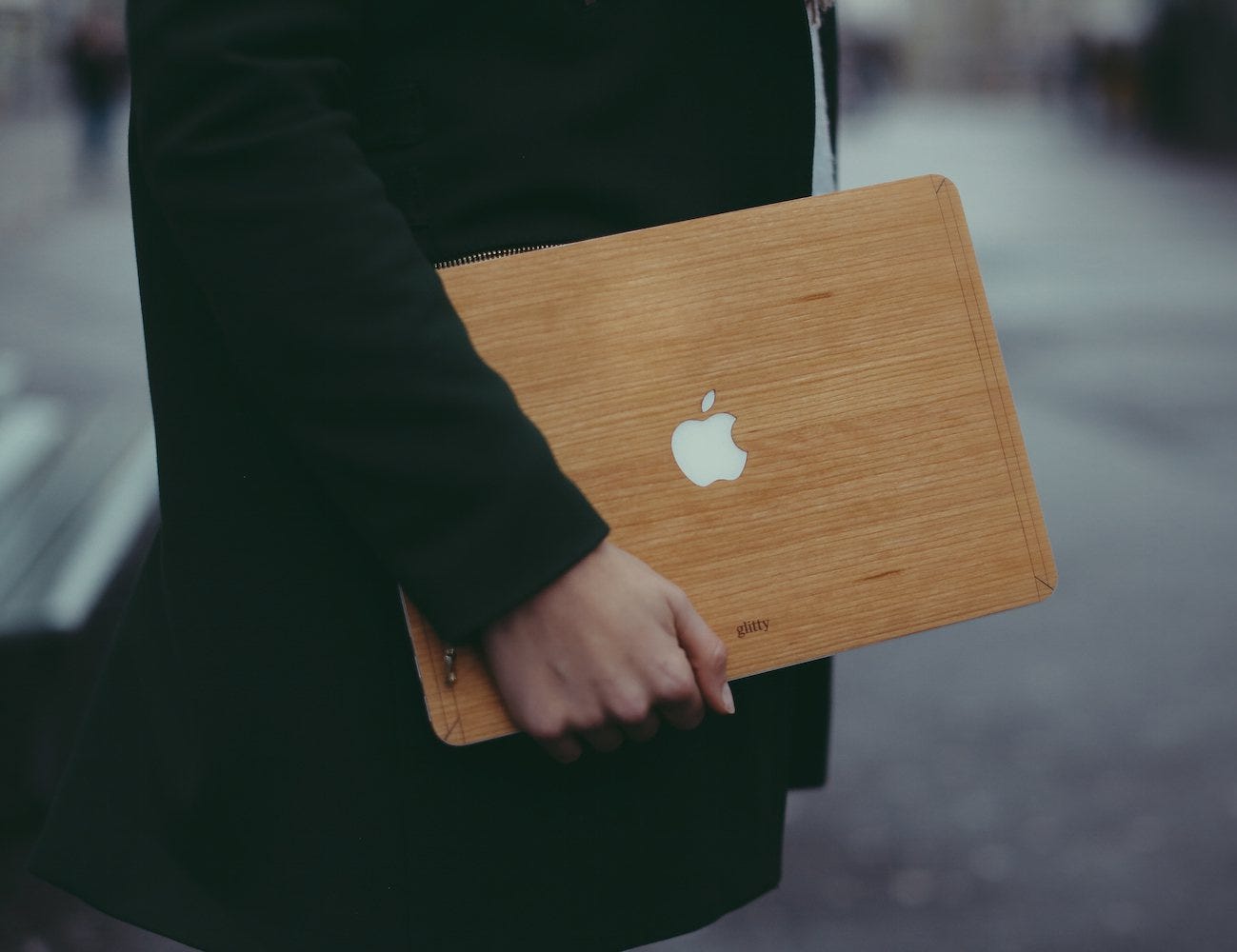 20 Mac Accessories For Your Workaholic Friend This Holiday