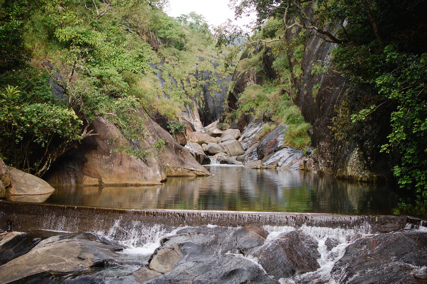 Treks to see Bamabarakanda, Diyaluma, Pahanthudawa waterfalls | By ...
