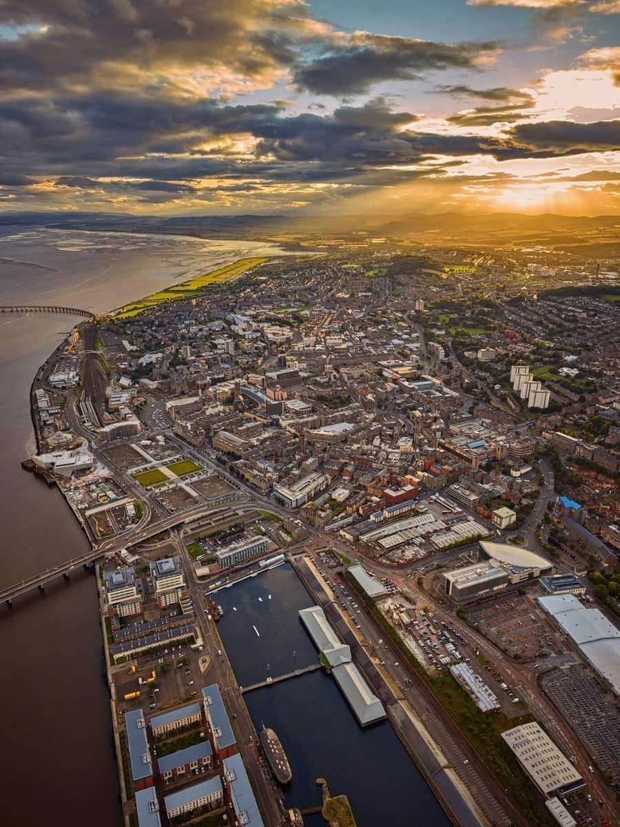What Makes Me Proud To Be A Dundonian | by Andrew Batchelor | The ...