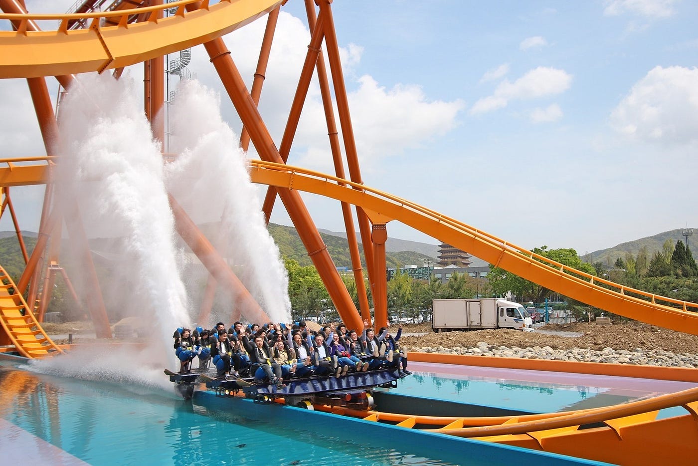 Korean amusement parks for your holidays in Family month | by Korean ...