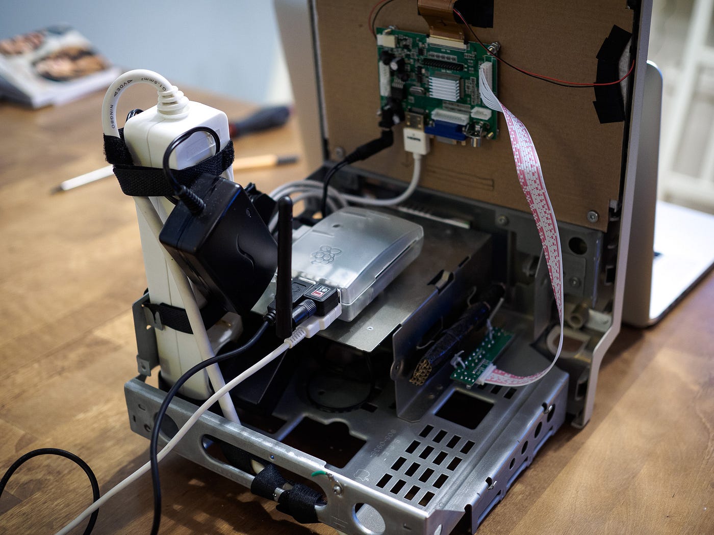 Raspberry Pi 2 + Macintosh Plus = Raspintosh+ | by Matias Mäki | Medium