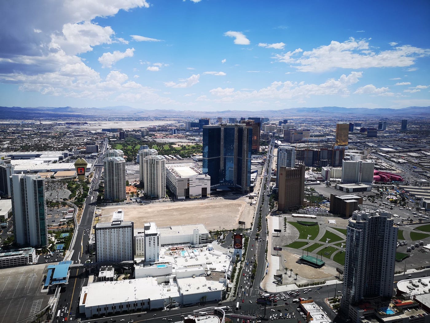 Making Others Look Cool — A Trip to Vegas | by Dan Meineck | Medium