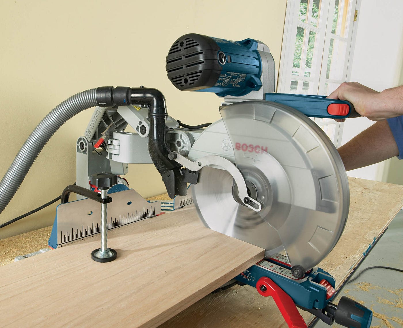 Need To Know About Bosch’s GCM12SD Dual-Bevel Axial-Glide Miter Saw ...