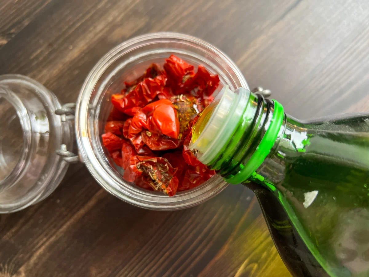 I buy a lot of tomatoes on purpose: I show you how to make dried ...