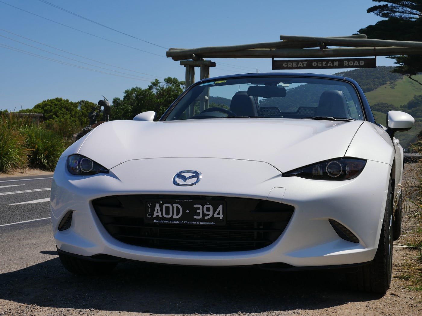 Driving the Great Ocean Road. Setting off in a convertible car hire ...