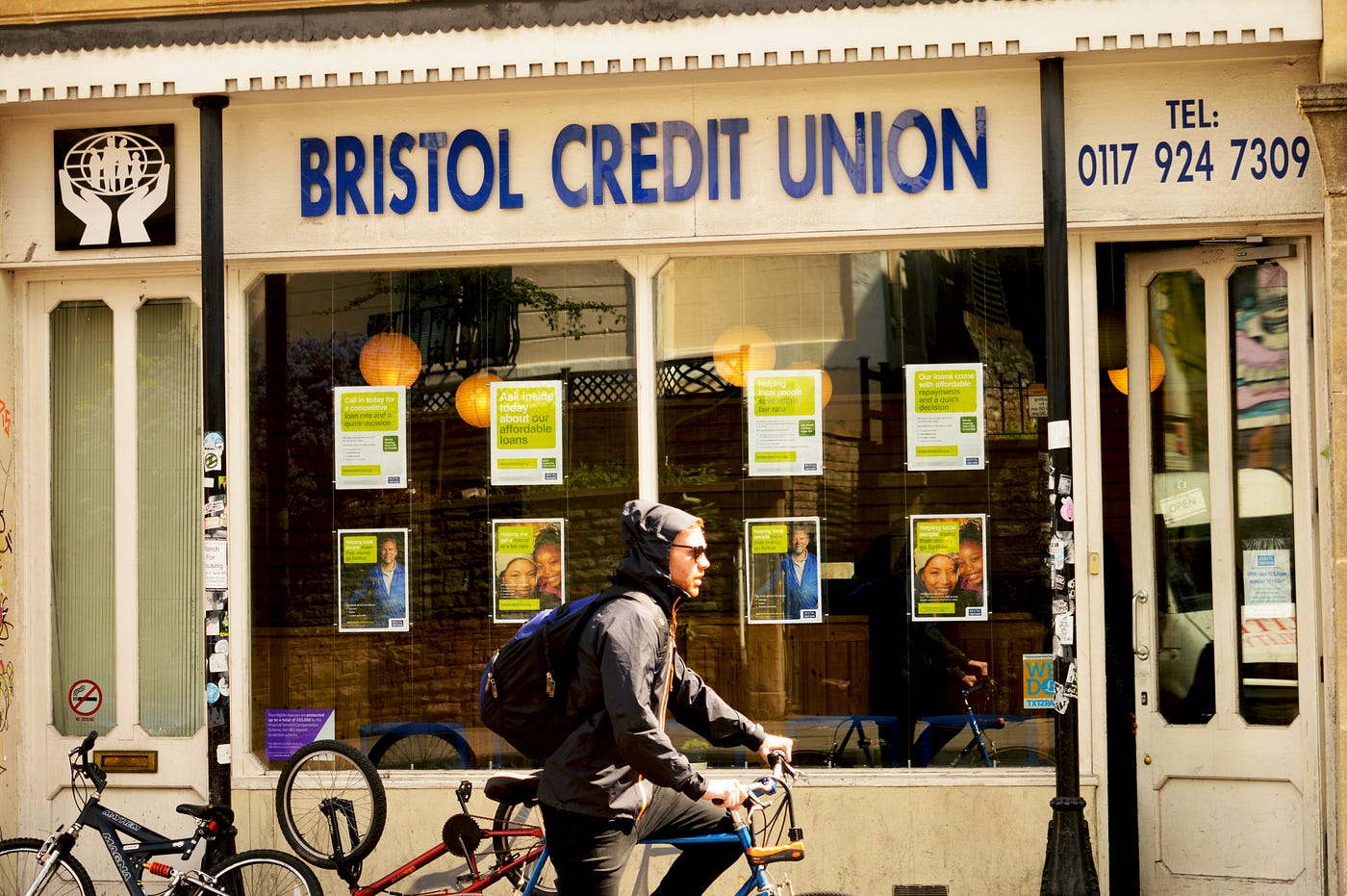 Bristol pound. Jeux d’argent pour une économie locale | by Bristol ...