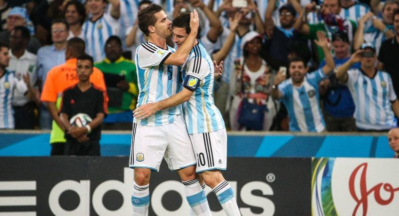 Messi-Gago, que vivan los socios. Sampaoli convocó a Gago al ...