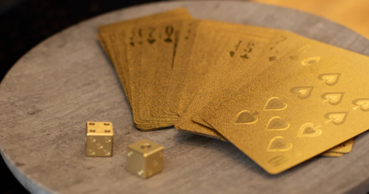 Swipeable card stack using Vue.js and interact.js | by Mateusz Rybczonek | Medium