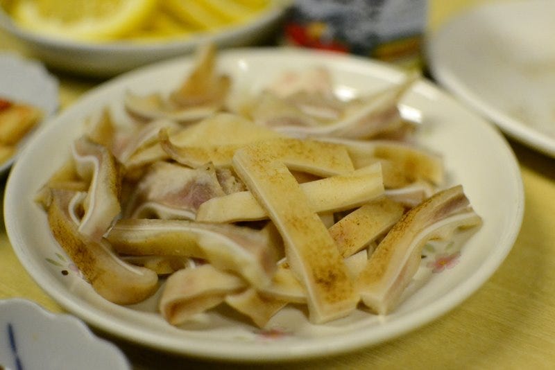 Tonsoku (pig’s feet, pettitoes) looks grotesque, but tastes good | by ...