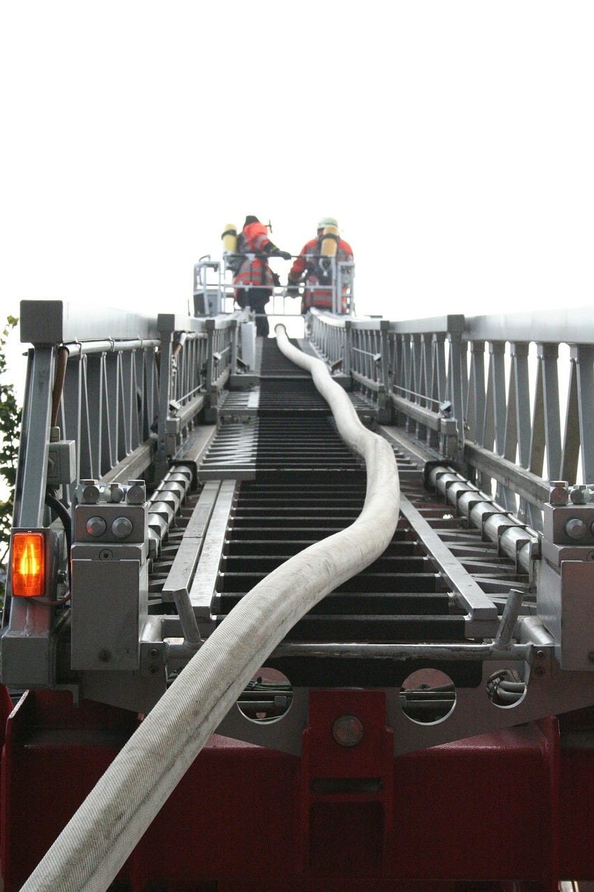 High-Rise Building Fire Response. By Stan Maupin, Fire Chief, Redwood ...