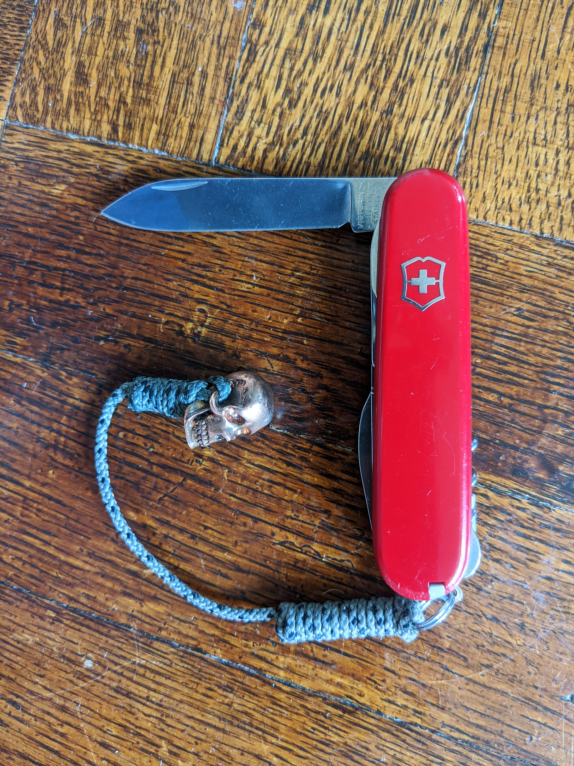 Sale > victorinox sak > in stock