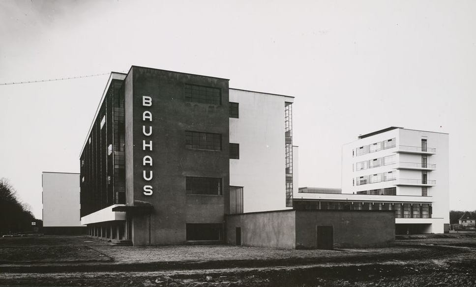 Bauhaus, 1919–1933. A escola mais importante de… | by Lenine(on) | Medium