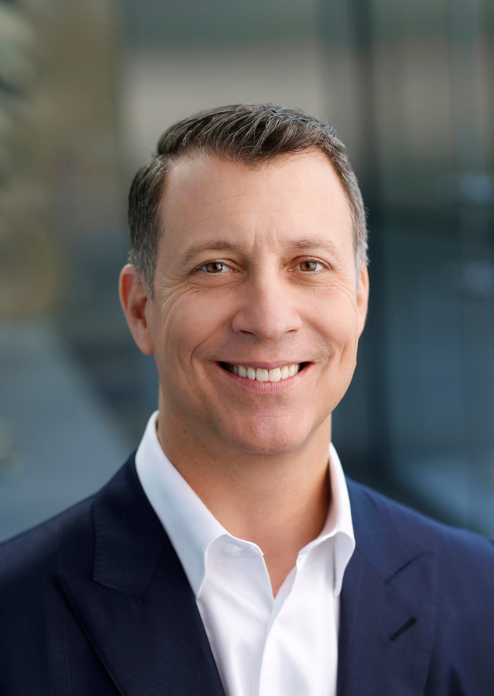 Hewlett Packard Enterprise President Phil Davis: “Here Are 5 Things You ...