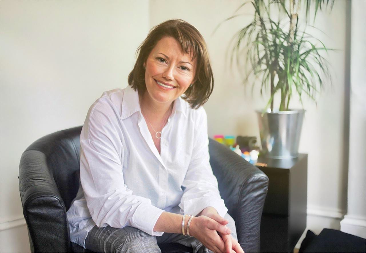 Lorna Evans: Yoga and Psychotherapy | by Eva Flammensbeck | Medium
