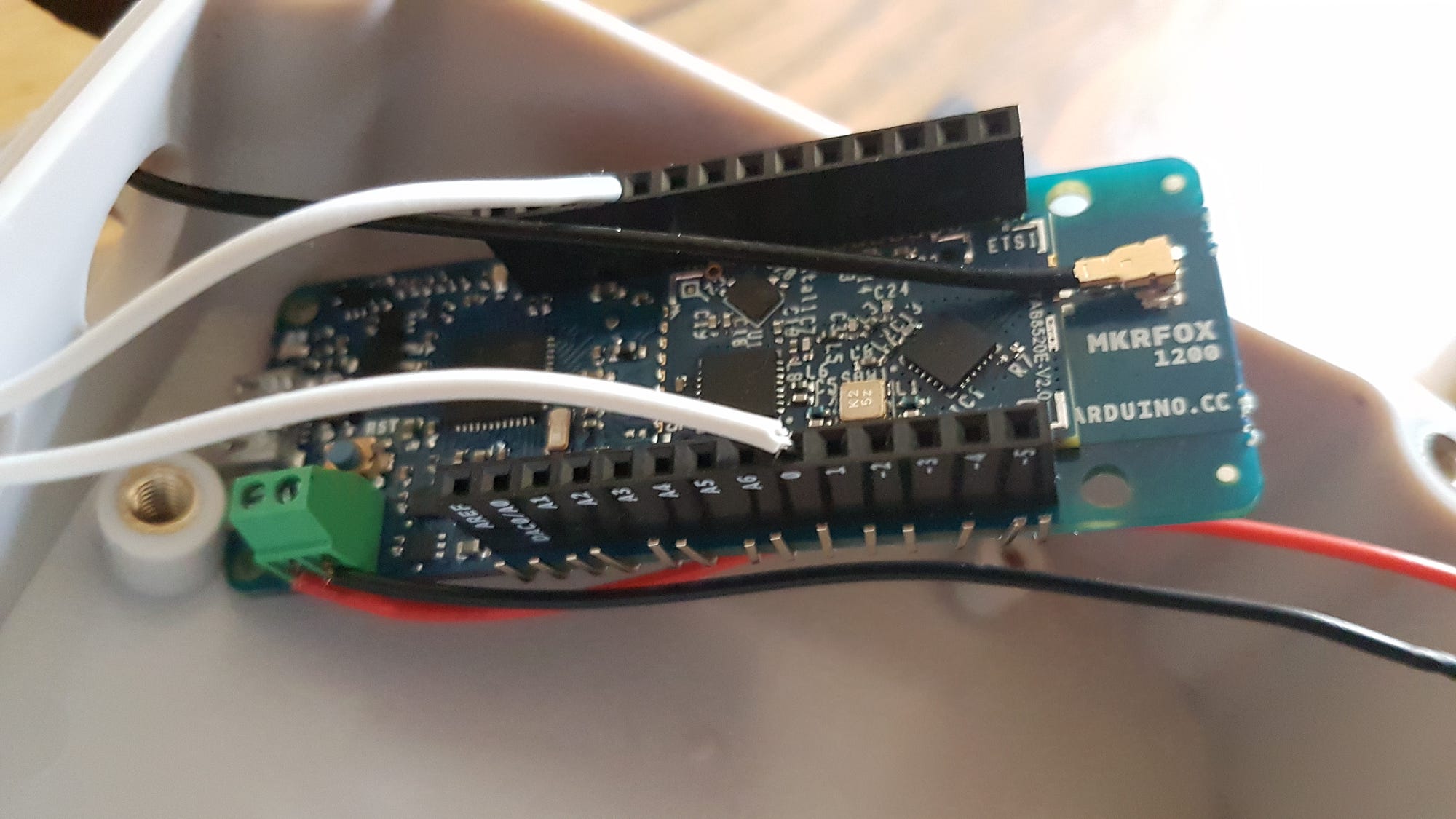 Secure your house with Sigfox (Arduino MKRFOX1200) — DIY | by IoT player | Medium