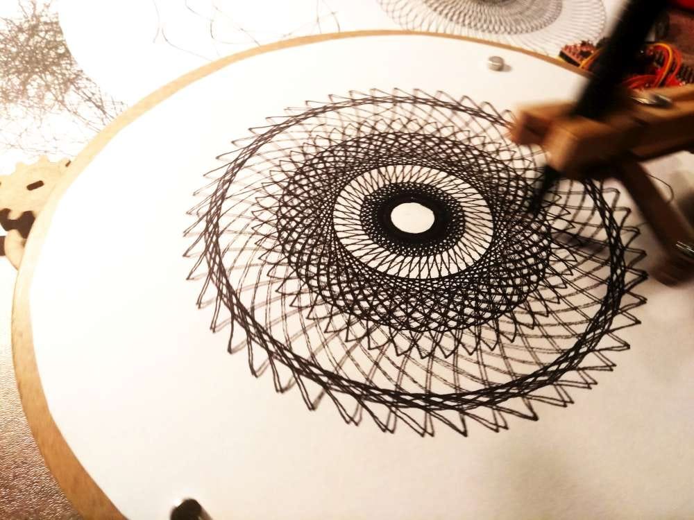 Cycloid-O-Matic Draws Fun Shapes with Modded Steppers | by Jeremy S ...