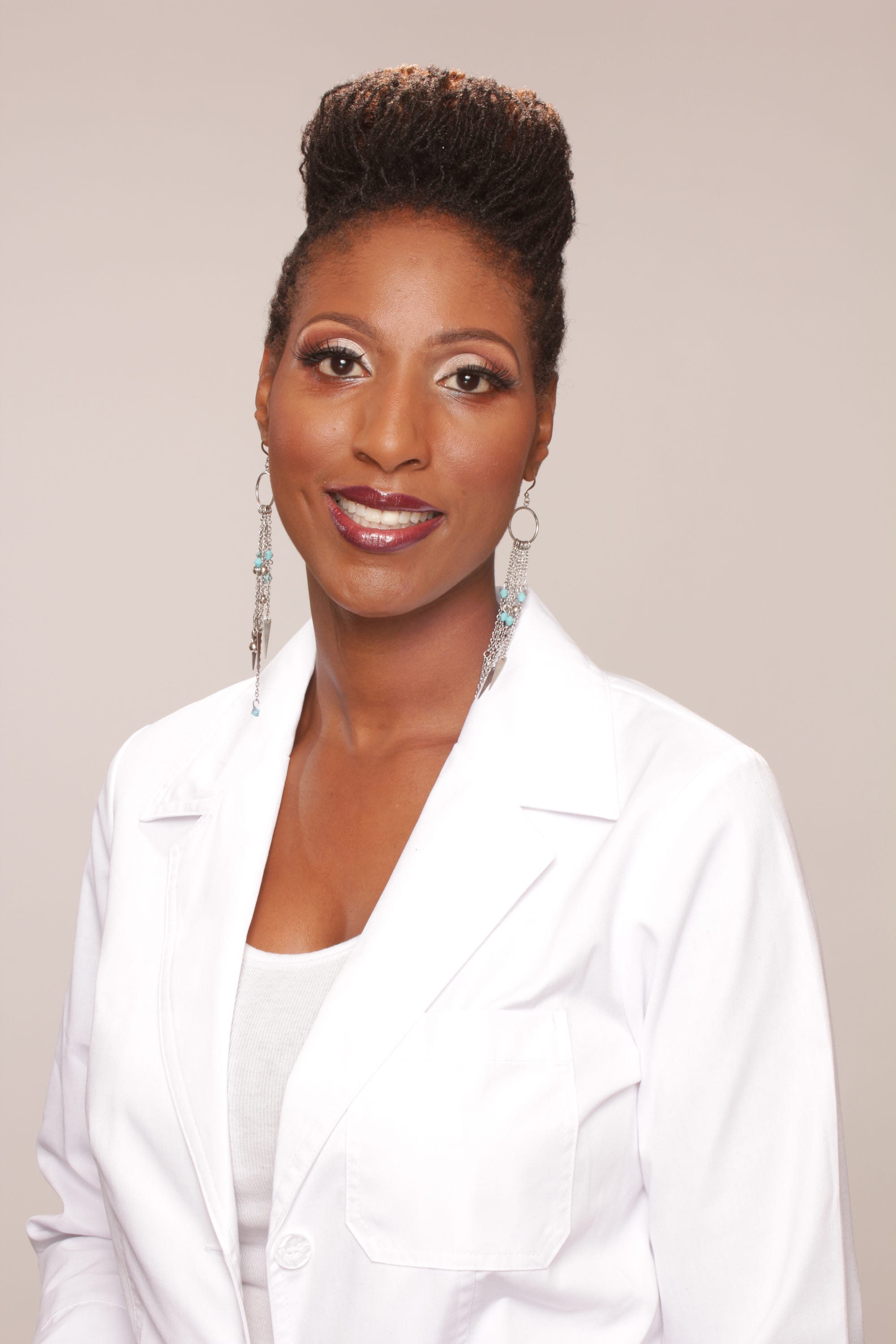 Female Disruptors: Tiffany Anderson of Tiffany’s Naturals On The Three ...