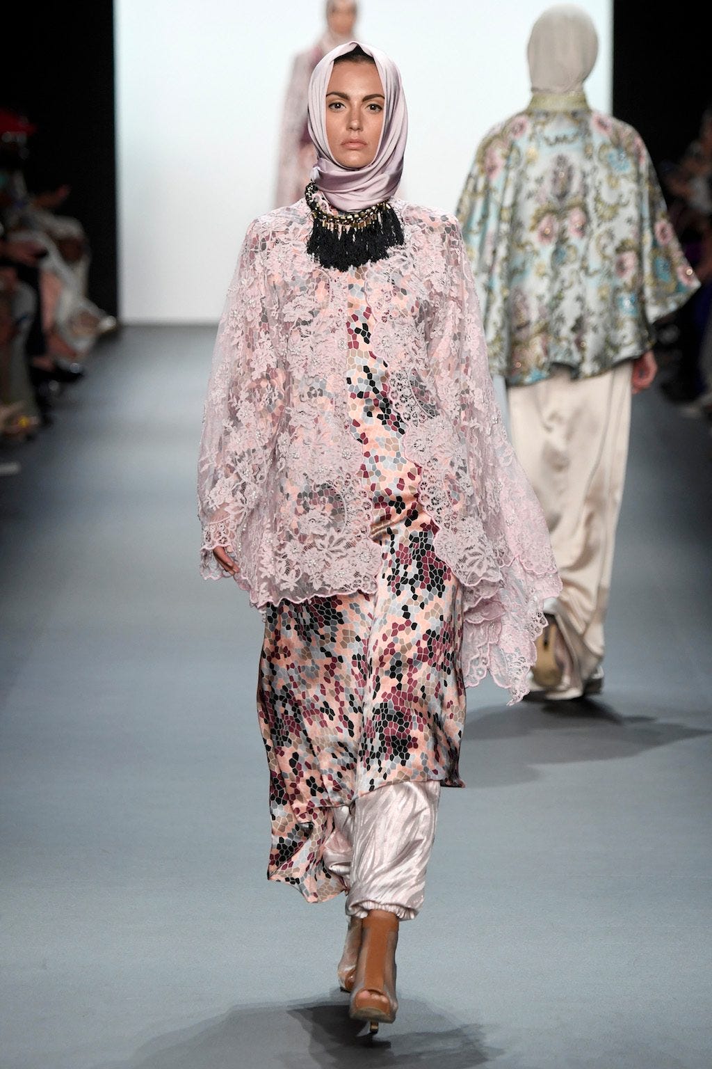 The First All Hijab Runway Show Just Happened at New York Fashion Week ...