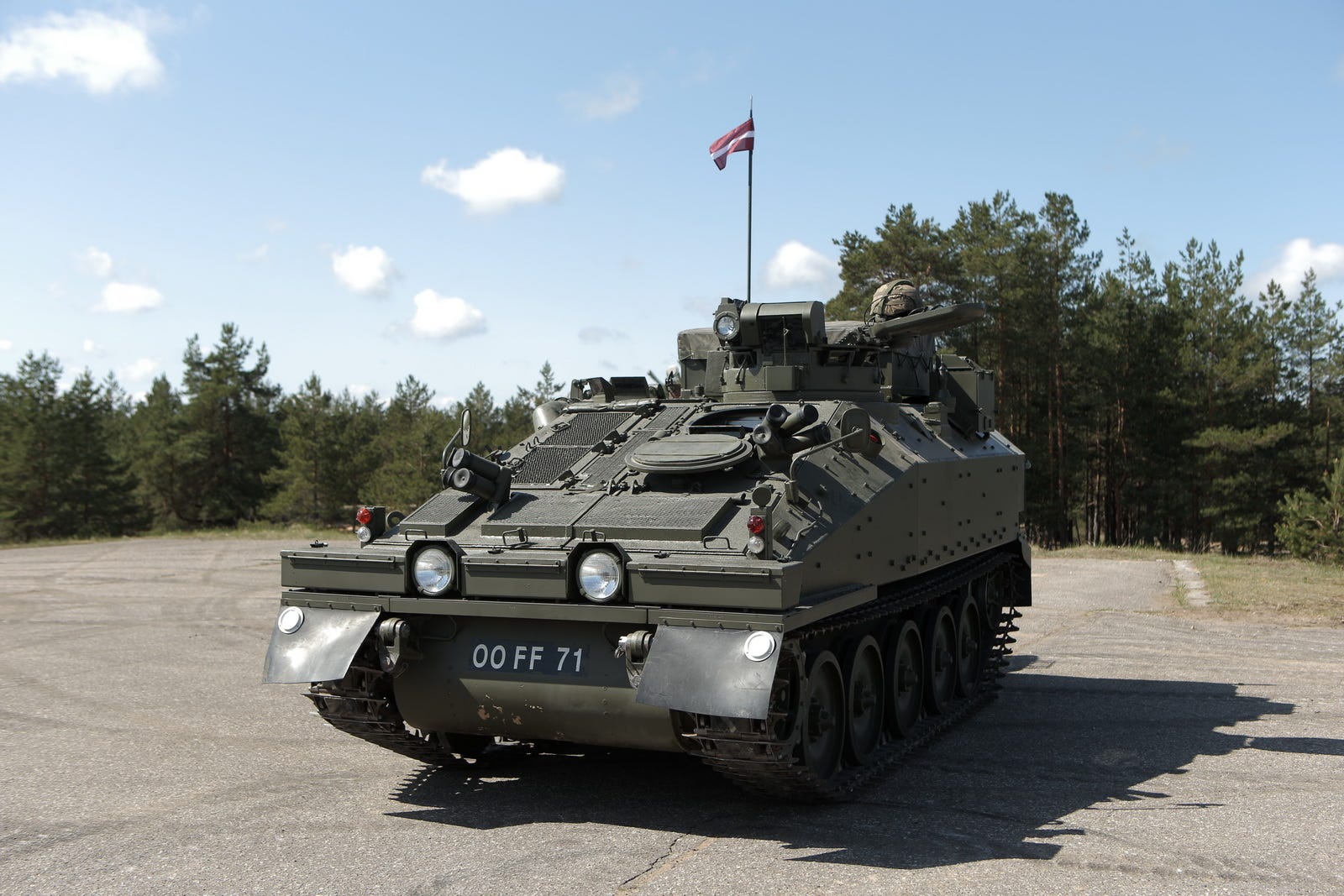 Fearing Russia, One of Europe’s Smallest Armies Just Bought a Bunch of ...