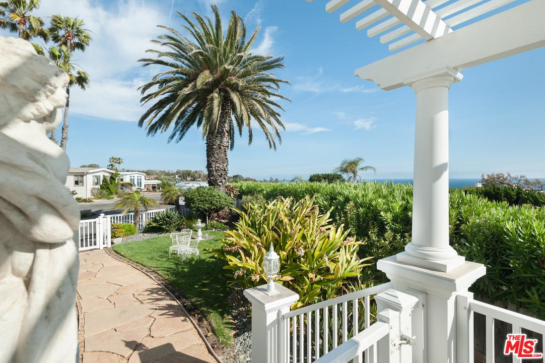 Privacy and Views in Malibu’s Exclusive Point Dume Club | by Bill ...