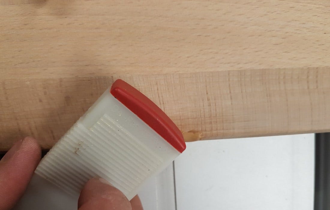 Instructions for repairing edge damage in wood | by My-Woodwork | Medium