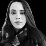 Samara Menezes – Medium