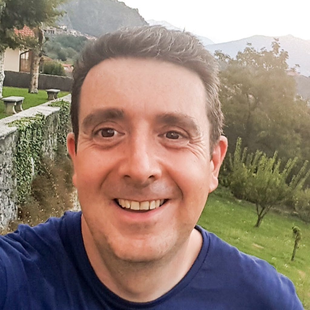 Adrian Mahoney – Medium
