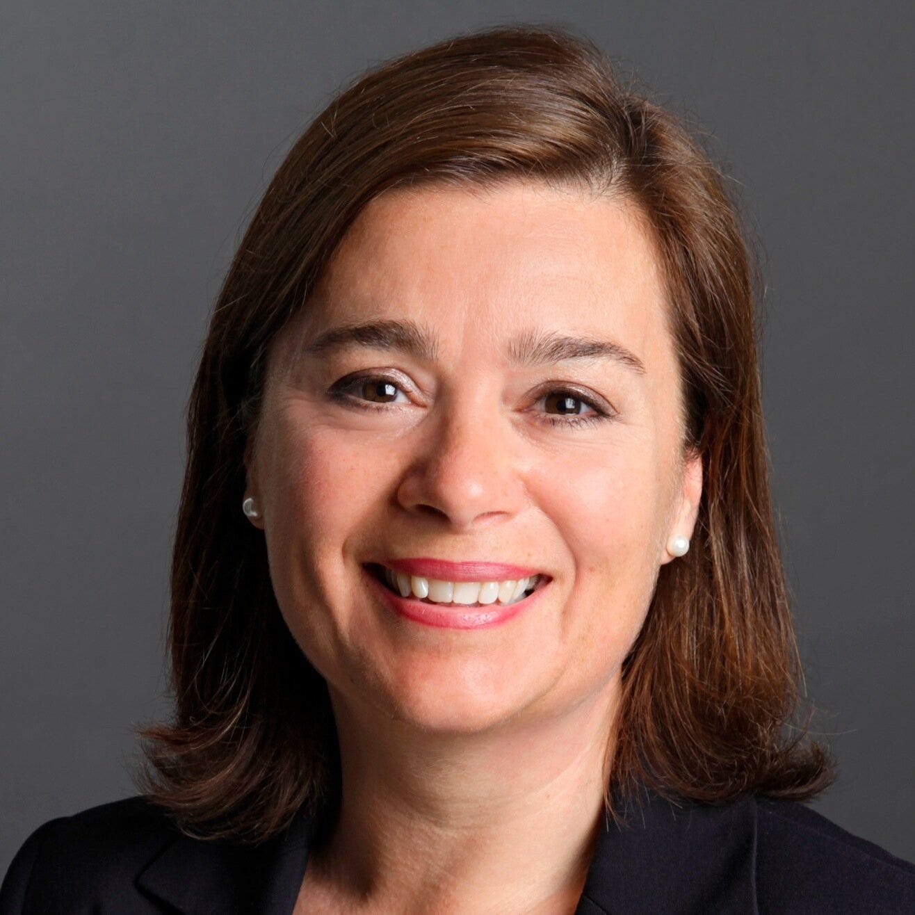 Jennifer Stapper – Medium