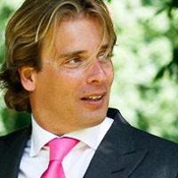 Sander Dullaart – Medium
