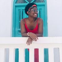 Dominique Smiley – Medium