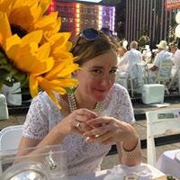 Kelly Horan – Medium