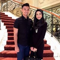 People following Rina Saz