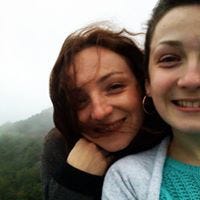 Efi Kaperoni – Medium