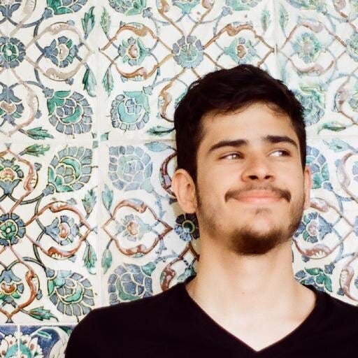 People following Henrique Barbosa