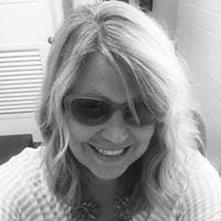 Suzanne Garrett – Medium