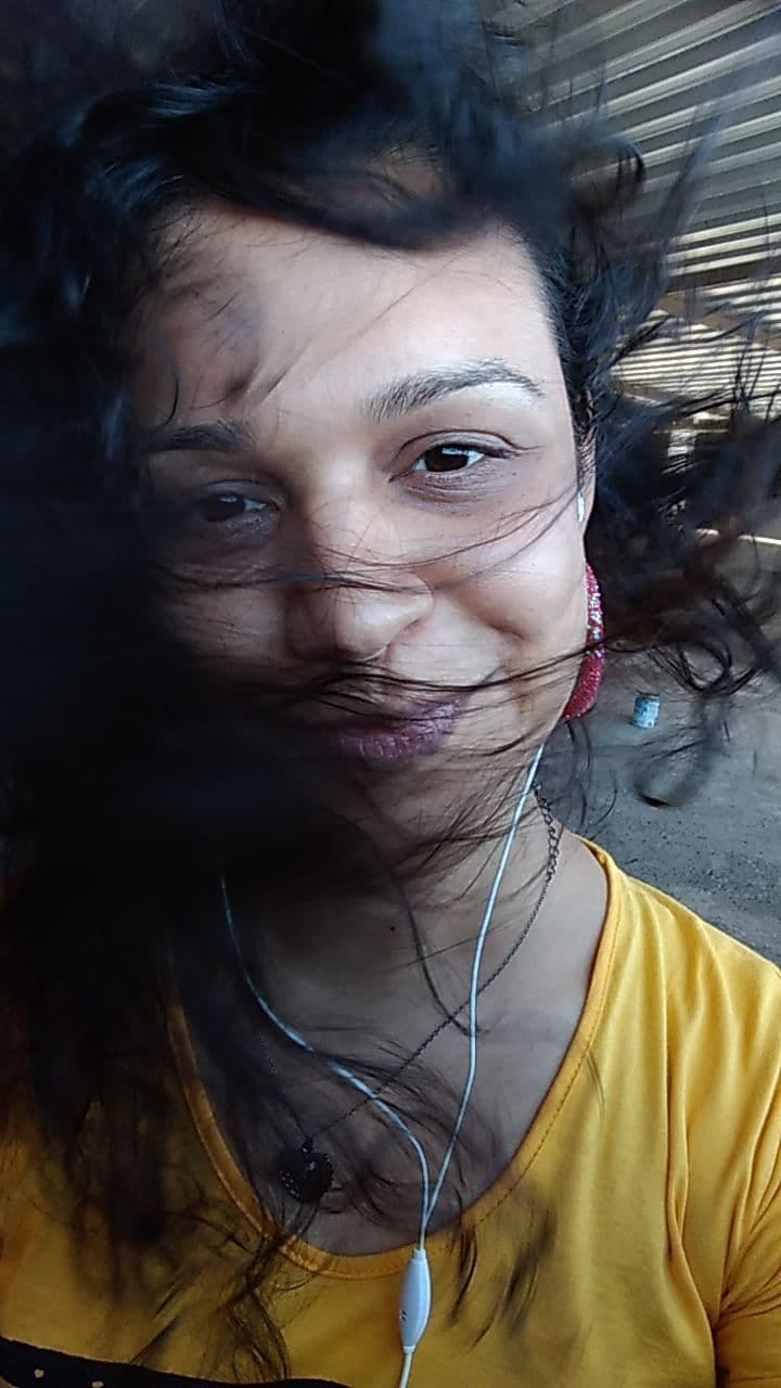 Julia Cordeiro – Medium