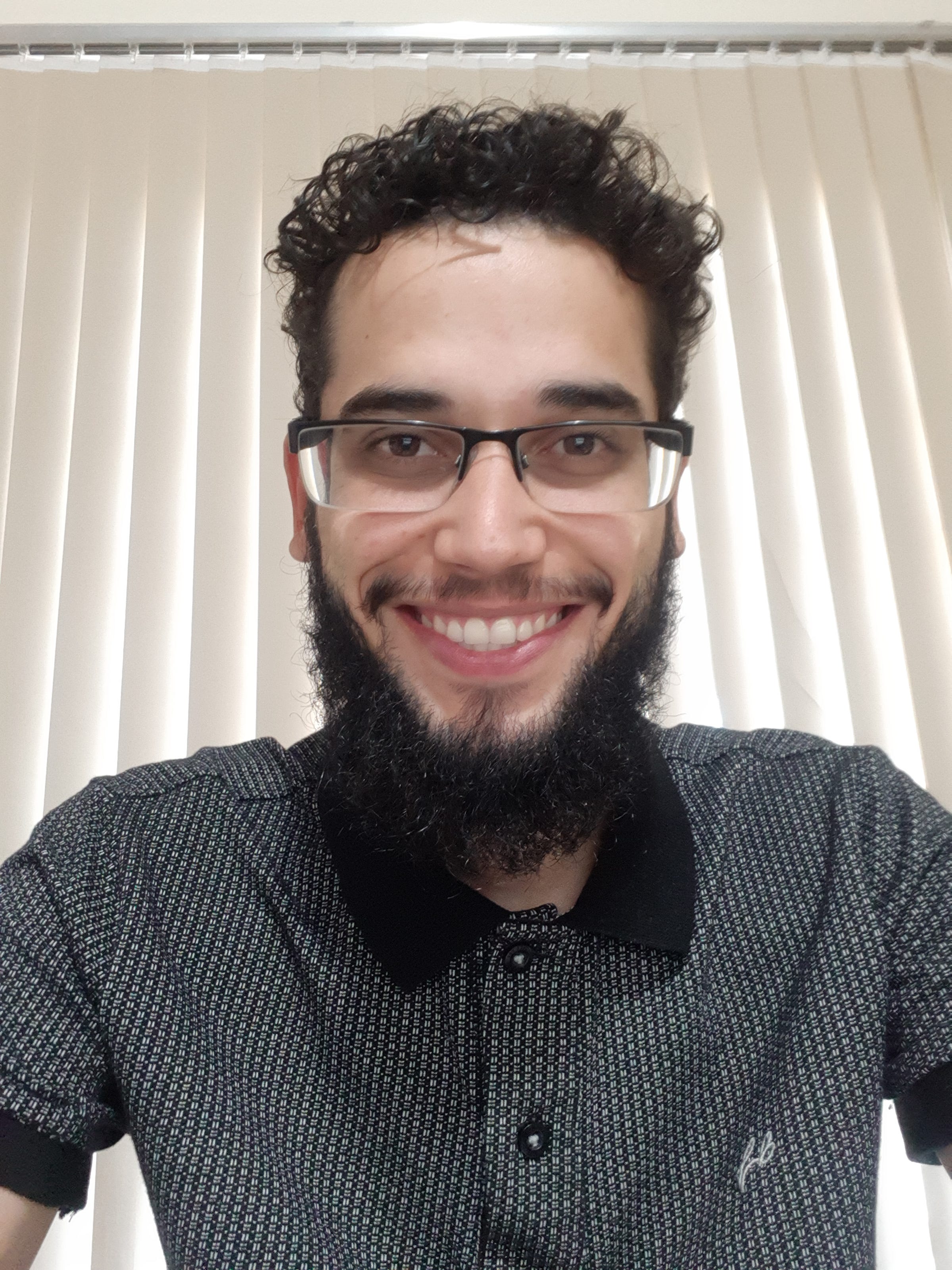 Tiago Henrique – Medium