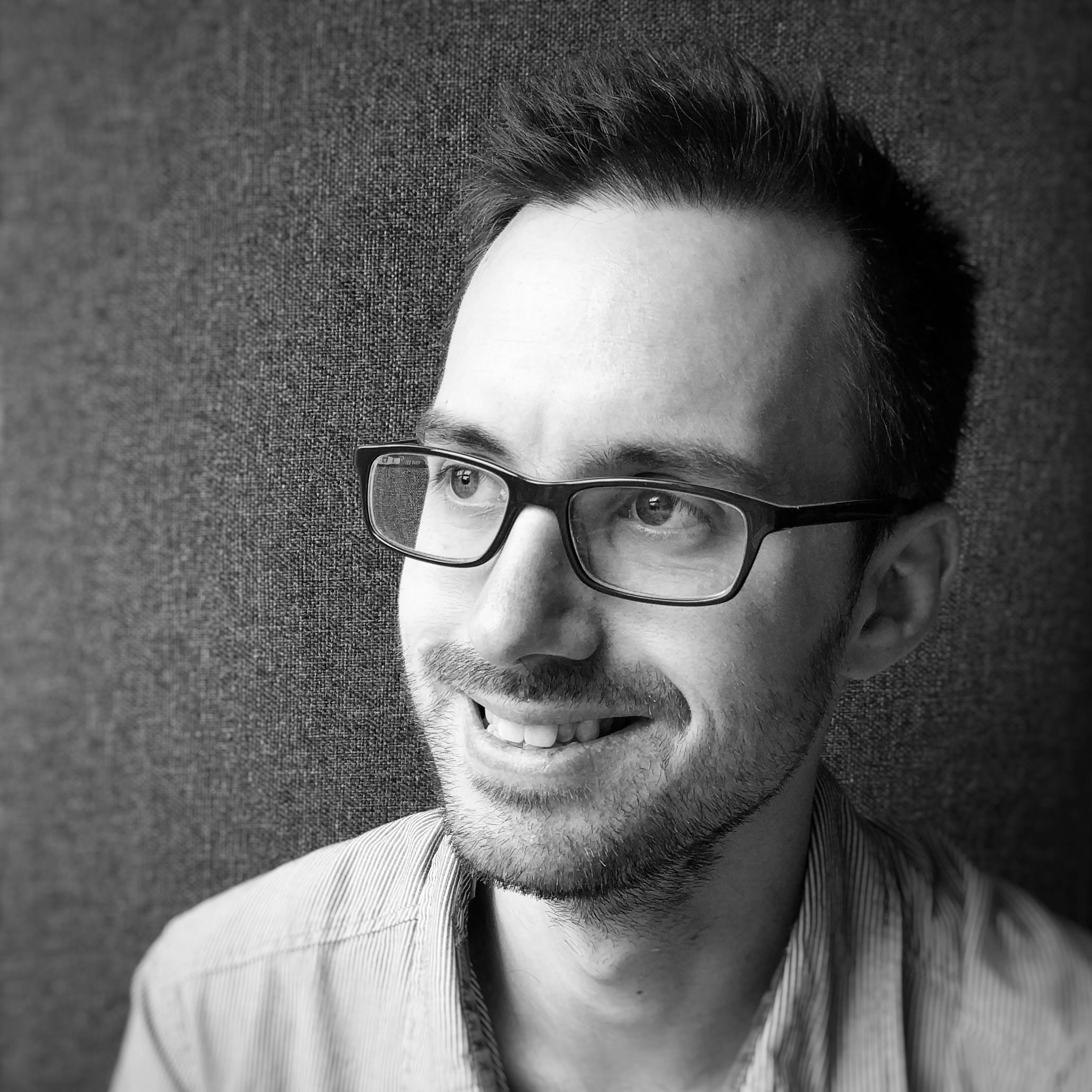 Tom Oliver – Medium