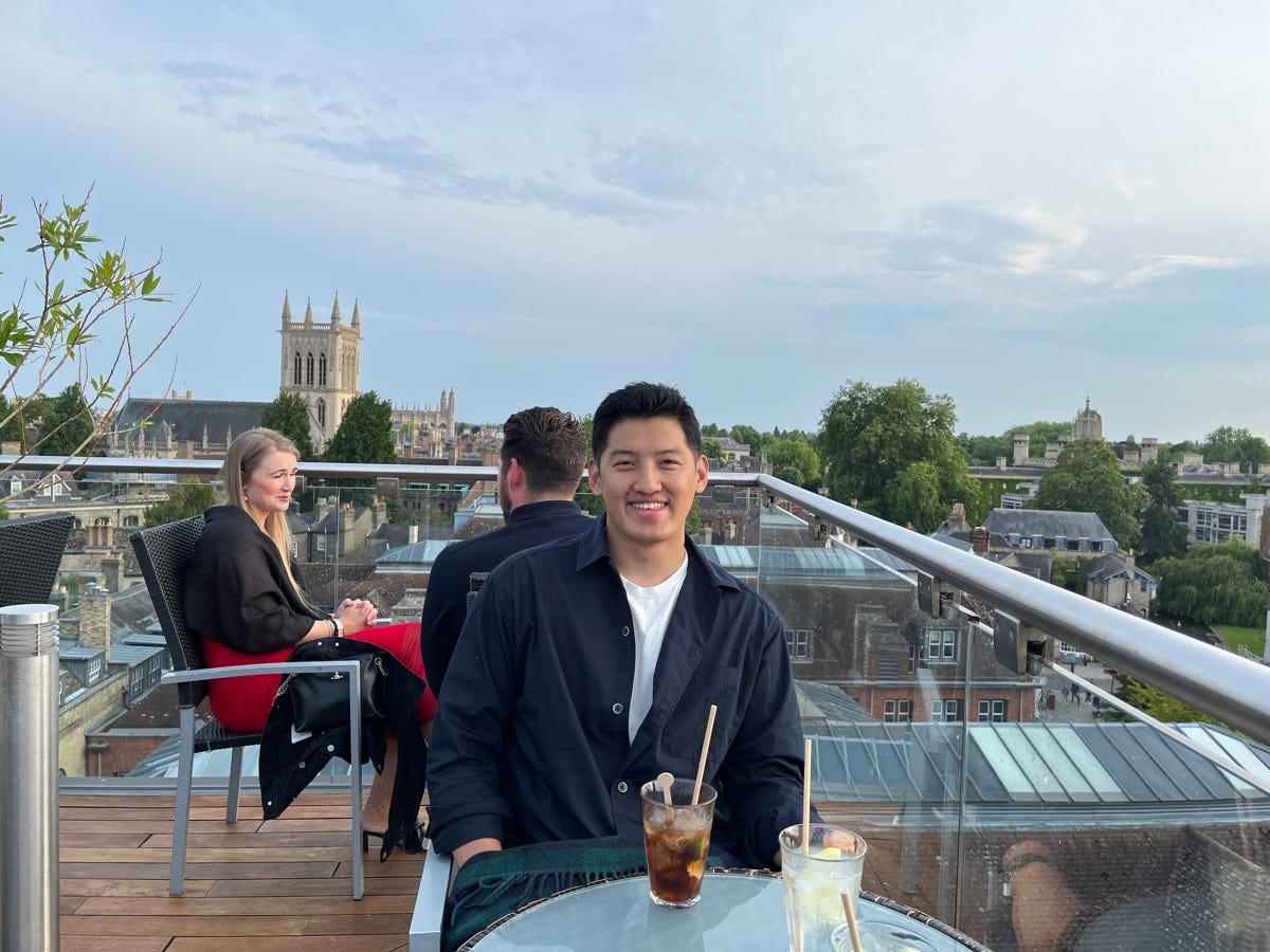 Alan Gurung – Medium