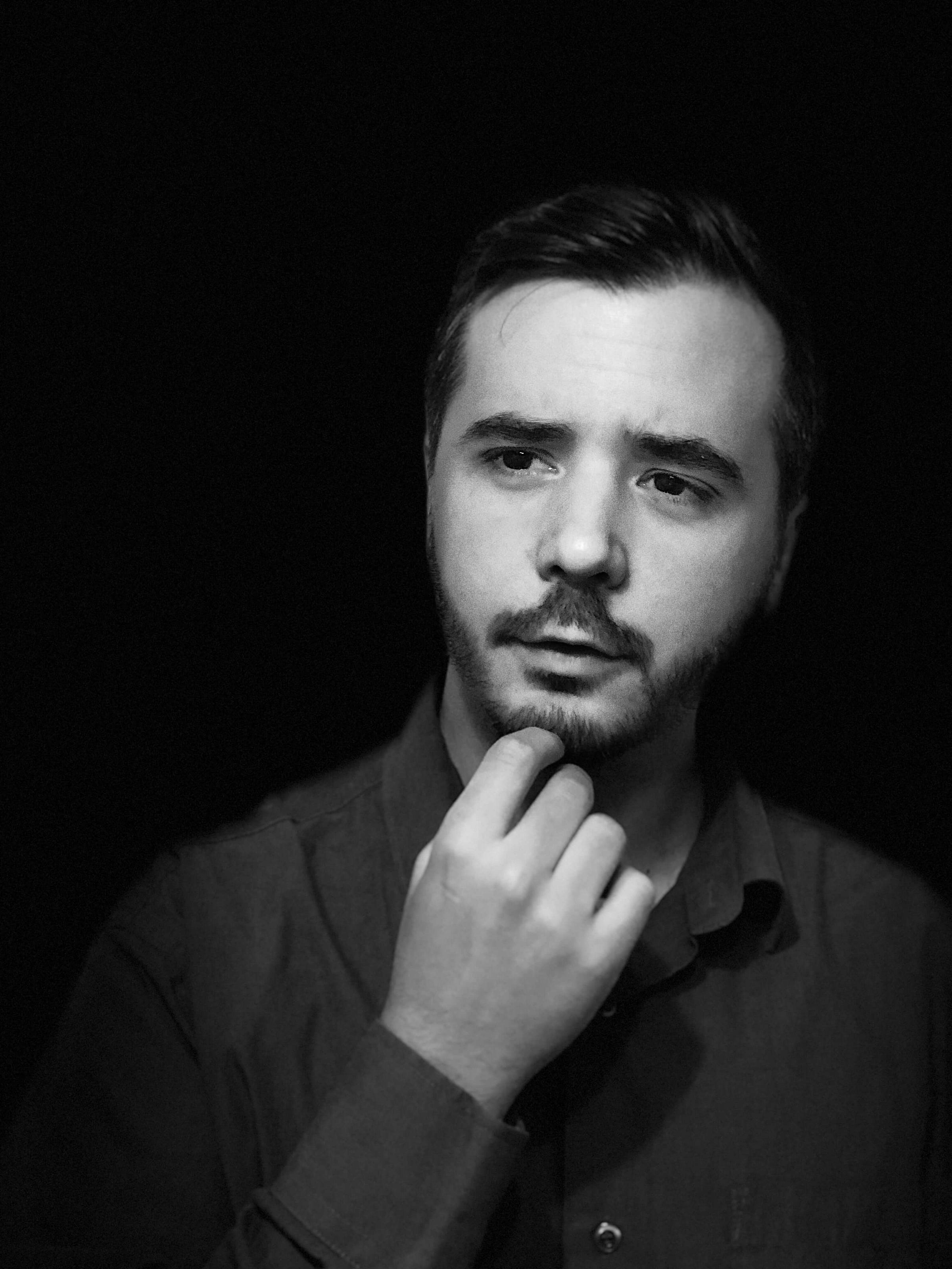 Tony Moreno – Medium