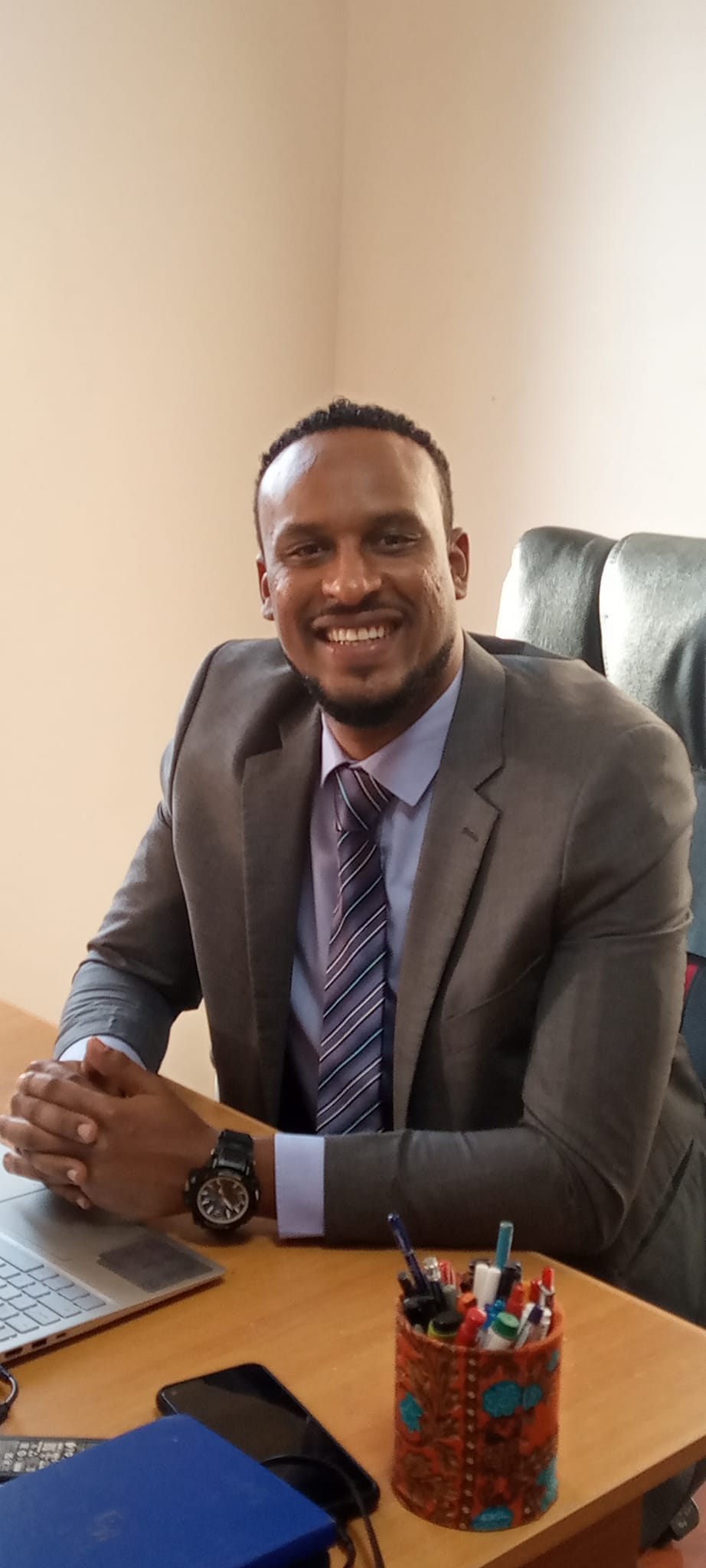 Gebriel Tesfaye – Medium