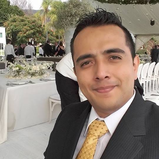 People following Alejandro Facio