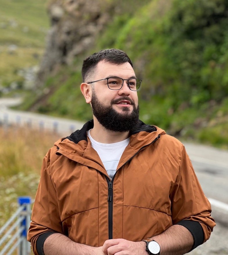 Ivan Karabadzhak – Medium