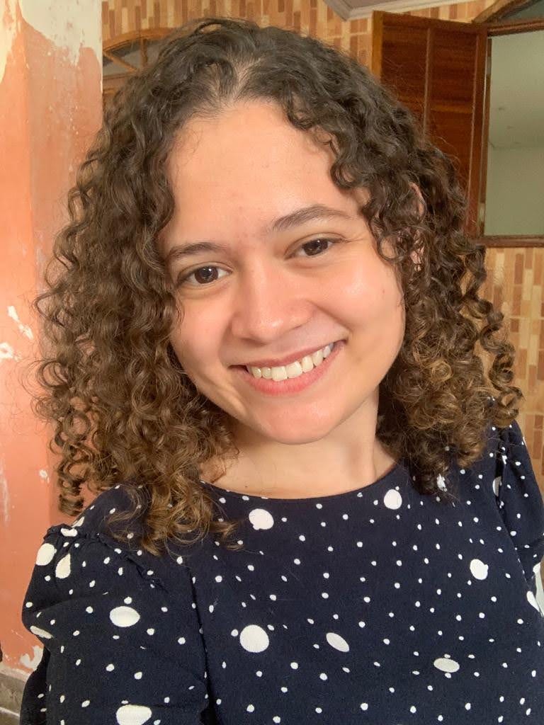 Graziela Santos – Medium