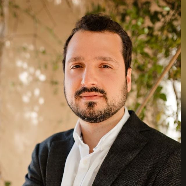 Daniel Mantovani – Medium
