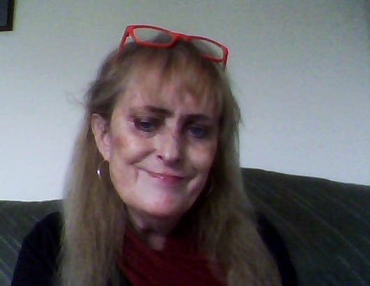 Nell Rose – Medium